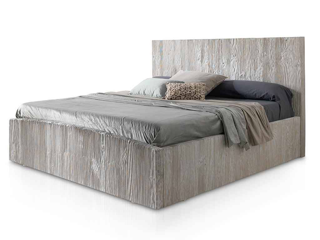 Cama completa en madera de mobila erosionada
